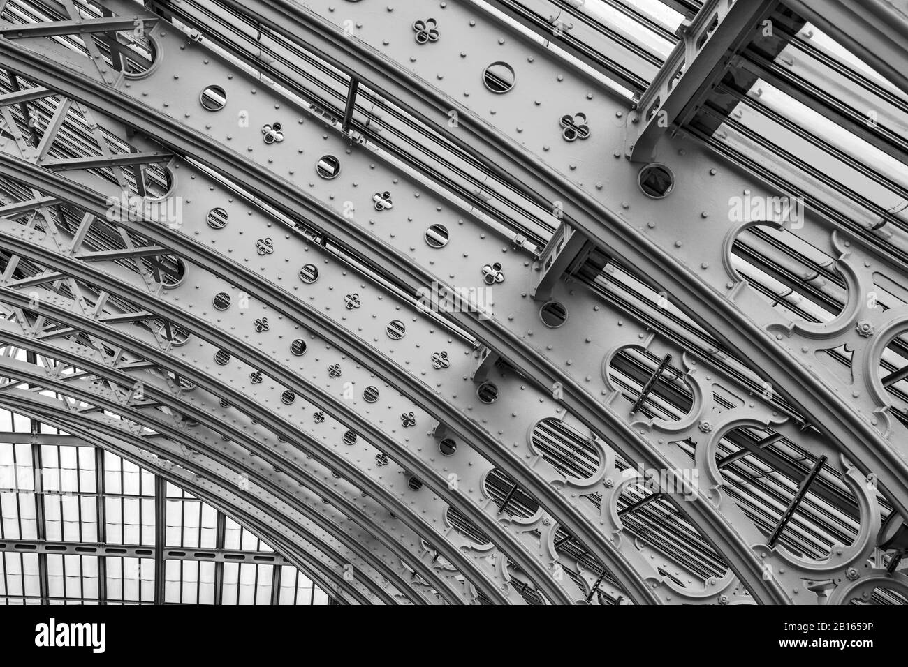 Iron supports built in the industrial revolution Stock Photo - Alamy