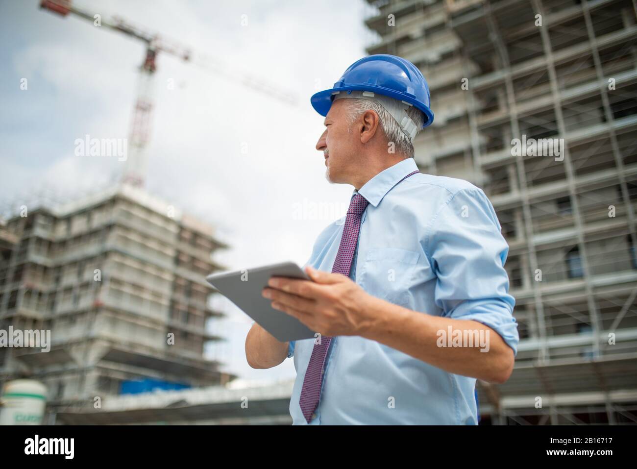 Digital scaffolding hi-res stock photography and images - Alamy