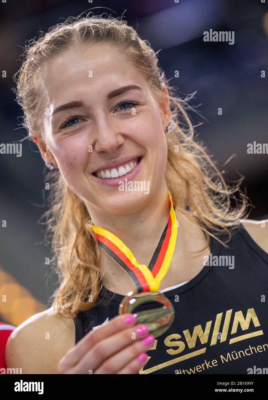 High jump women medal hi-res stock photography and images - Alamy