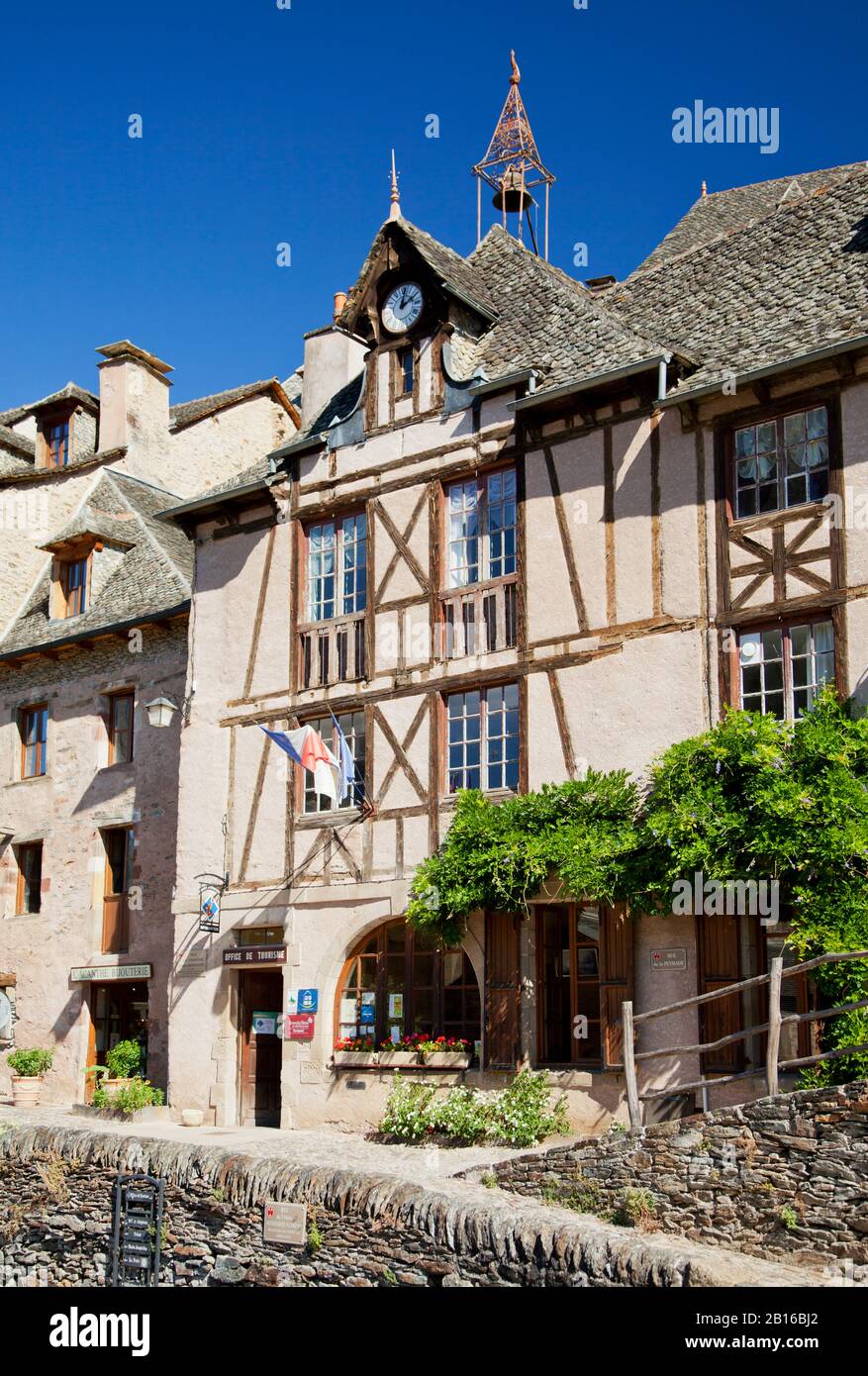 Conques village france hi-res stock photography and images - Alamy