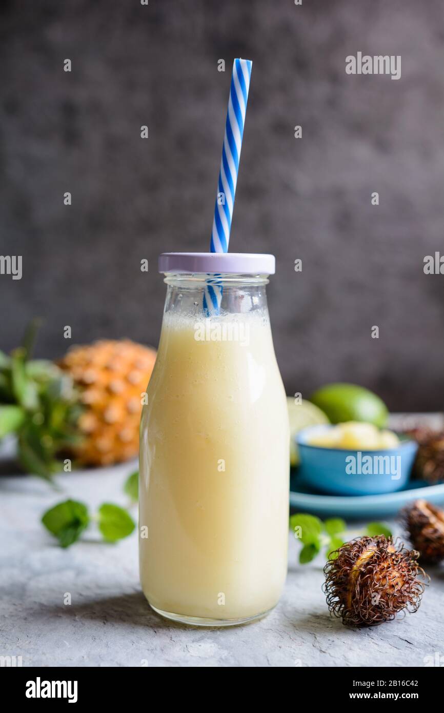 Rambutan smoothie hi-res stock photography and images - Alamy