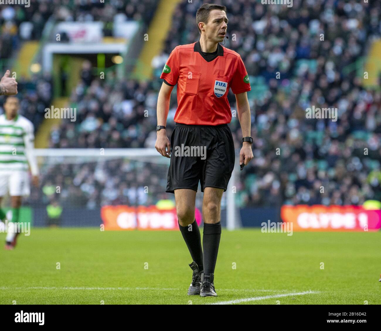 Kevin clancy referee hi-res stock photography and images - Alamy