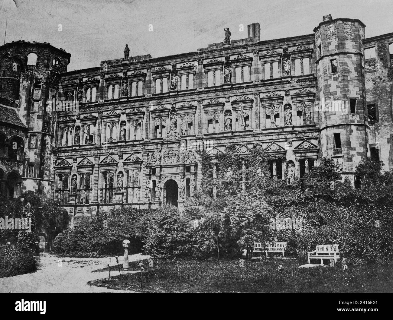 Museo romántico madrid Black and White Stock Photos & Images - Alamy
