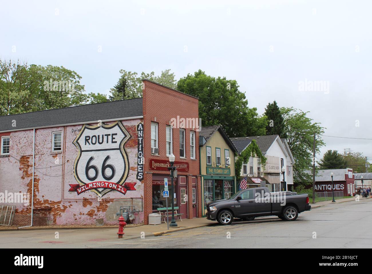 US Route 66 wall mural in downtown Wilmington, Illinois Stock Photo - Alamy