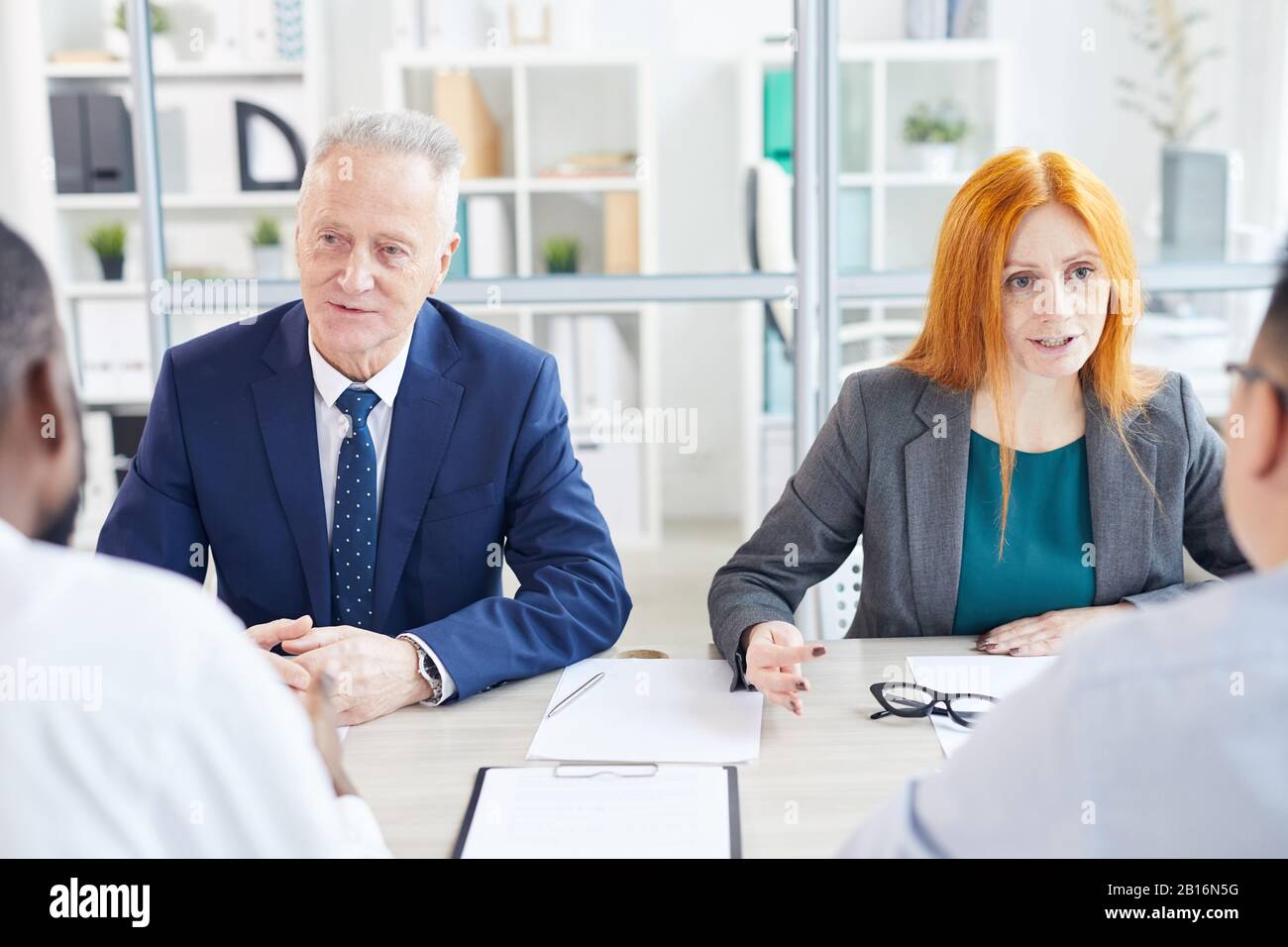 Two candidates table hi-res stock photography and images - Alamy