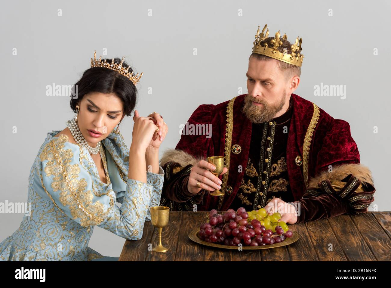 Sitting monarchs hi-res stock photography and images - Alamy