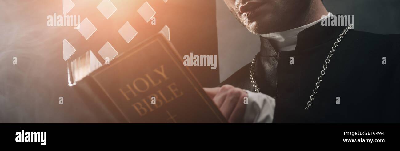 Church bible reading pastor hi-res stock photography and images - Alamy