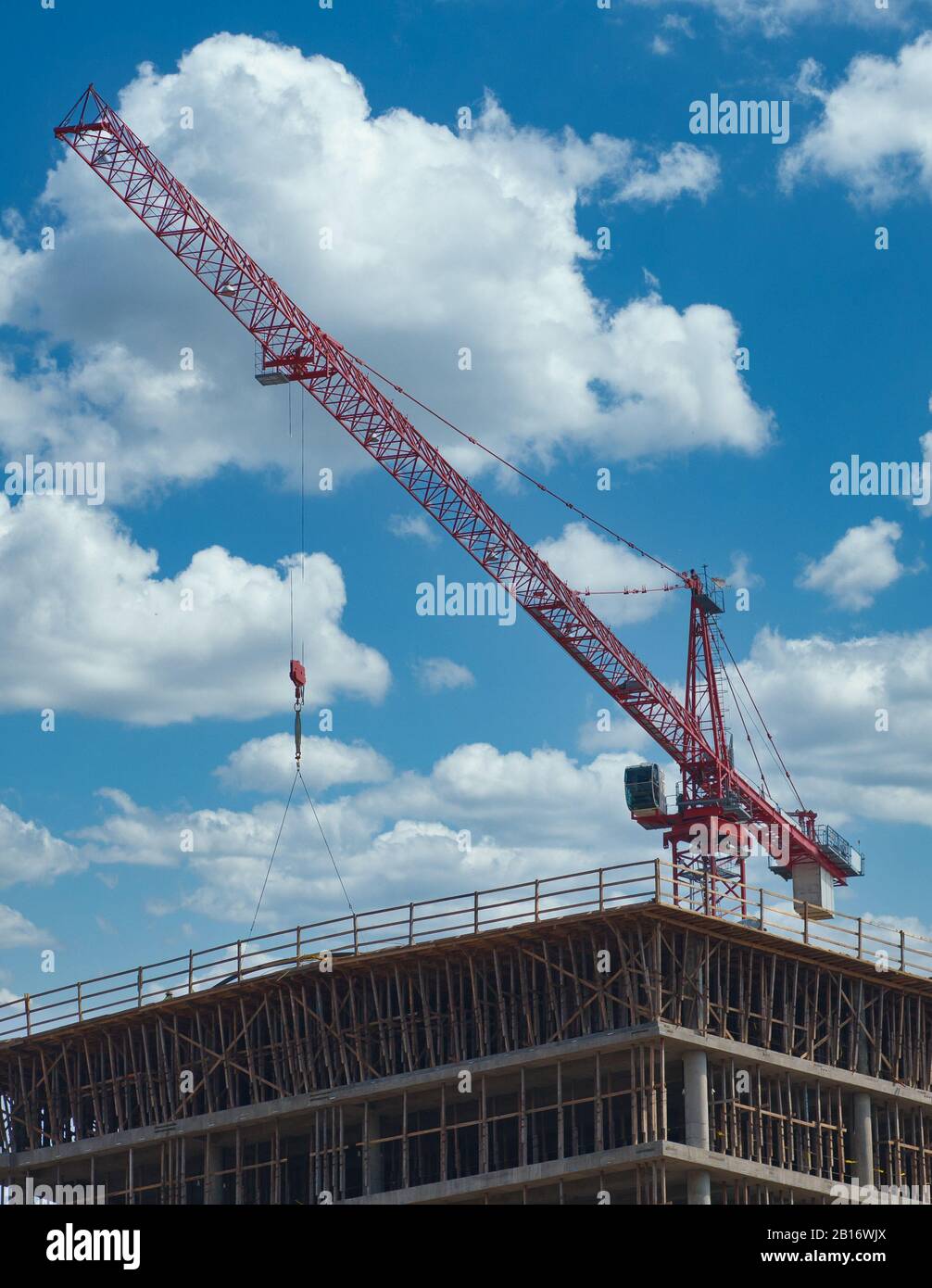Construction site on top of a skyscraper hi-res stock photography and ...