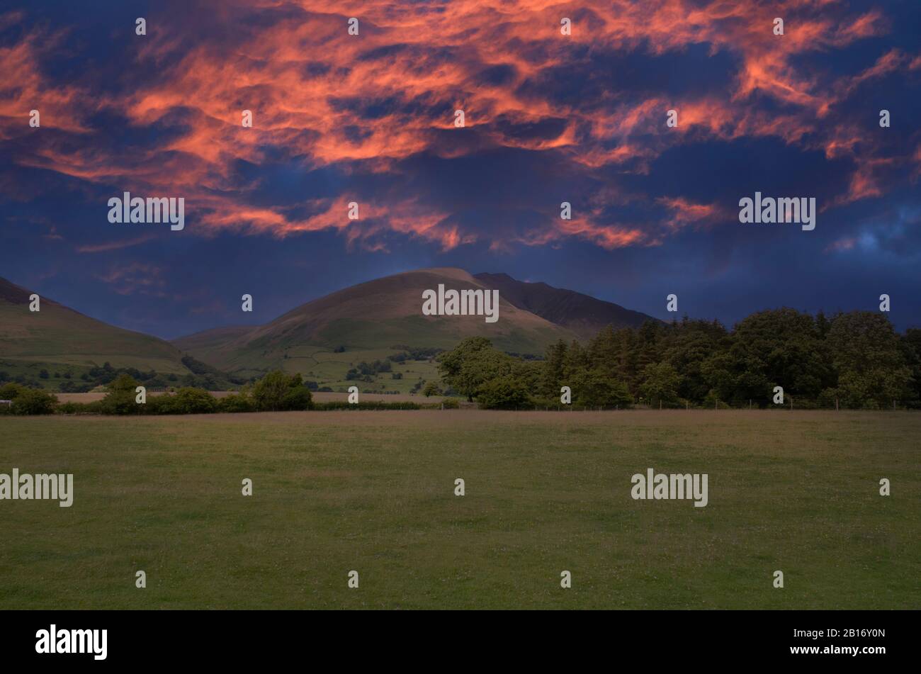 Castlerigg stone circle sunset lake hi-res stock photography and images ...