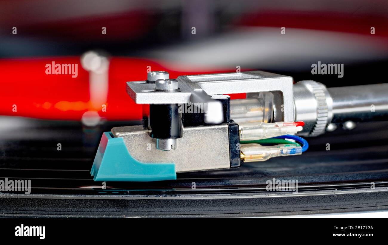 Needle in the groove hi-res stock photography and images - Alamy