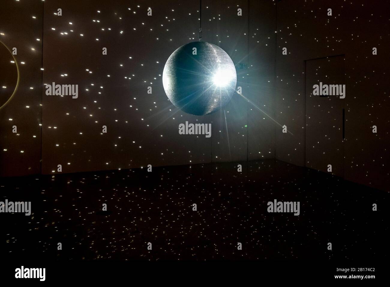 Revolving mirrorball hi-res stock photography and images - Alamy