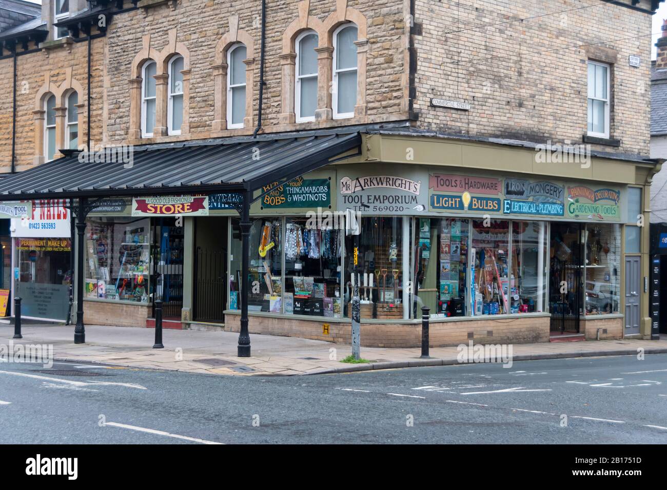 Arkwright family hi-res stock photography and images - Alamy