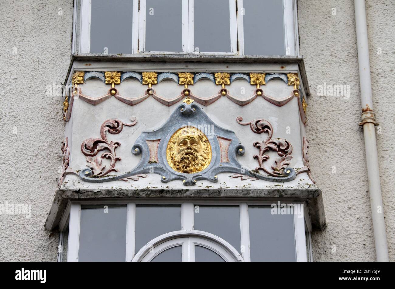 Mascaron architecture in old building hi-res stock photography and ...