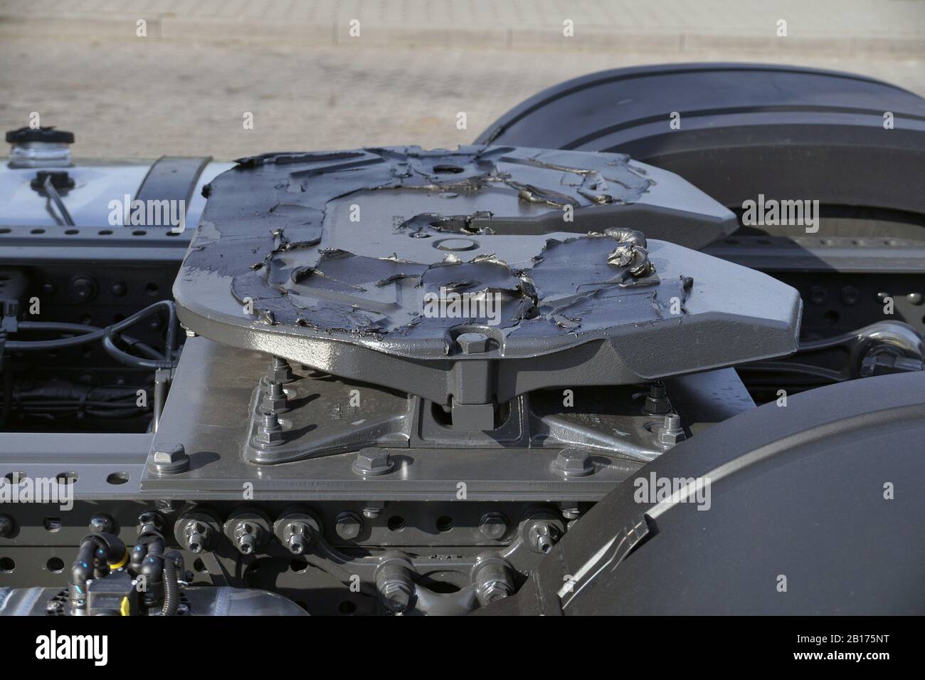 Fifth wheel coupling hi-res stock photography and images - Alamy