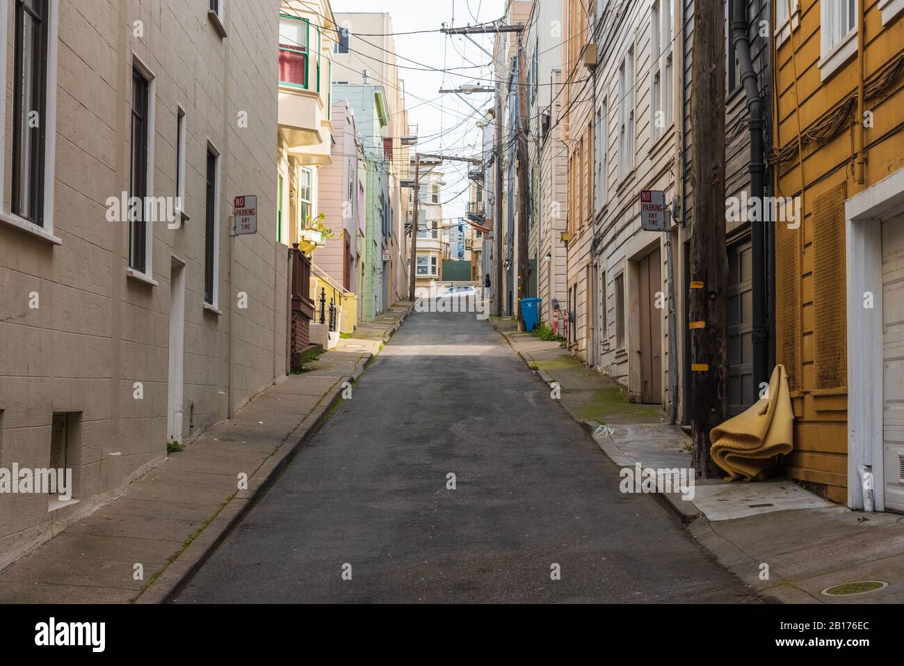 View of an alley in the city centre of San Francisco, California Stock ...