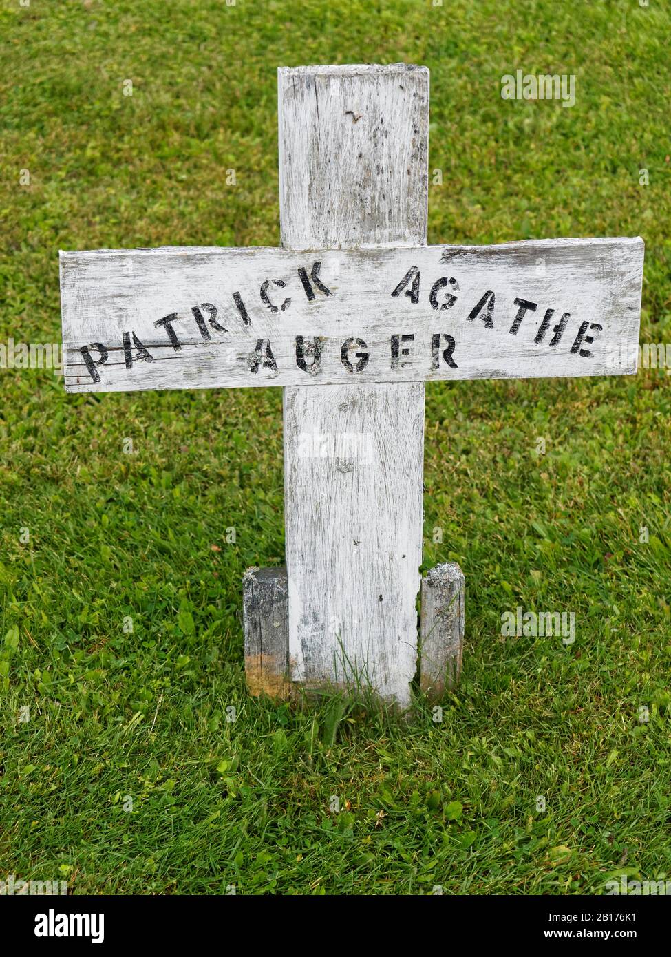 Quebec,Canada, Old wooden cross marks a grave in the Saint-Emmelie ...