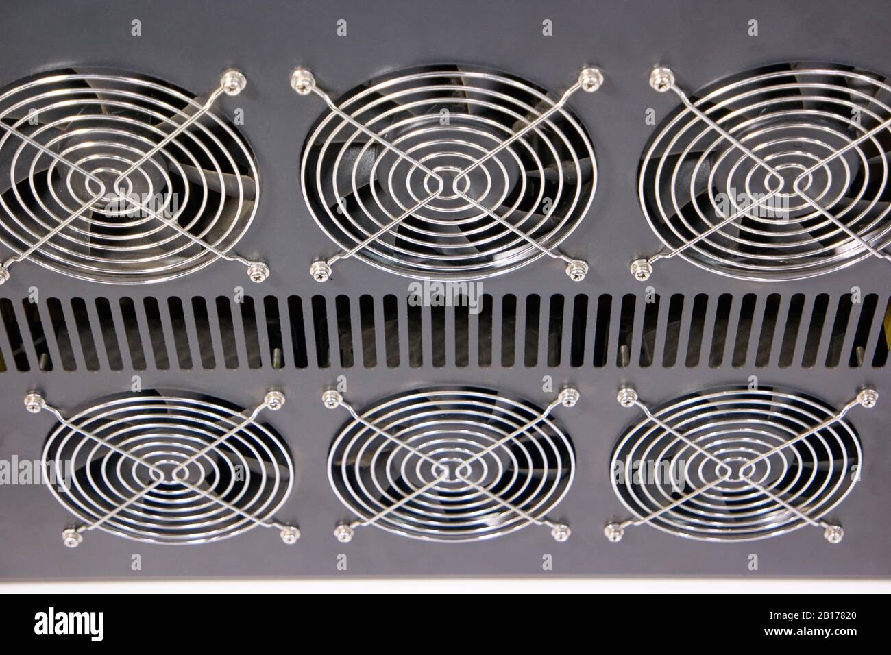 Black radiators hi-res stock photography and images - Alamy