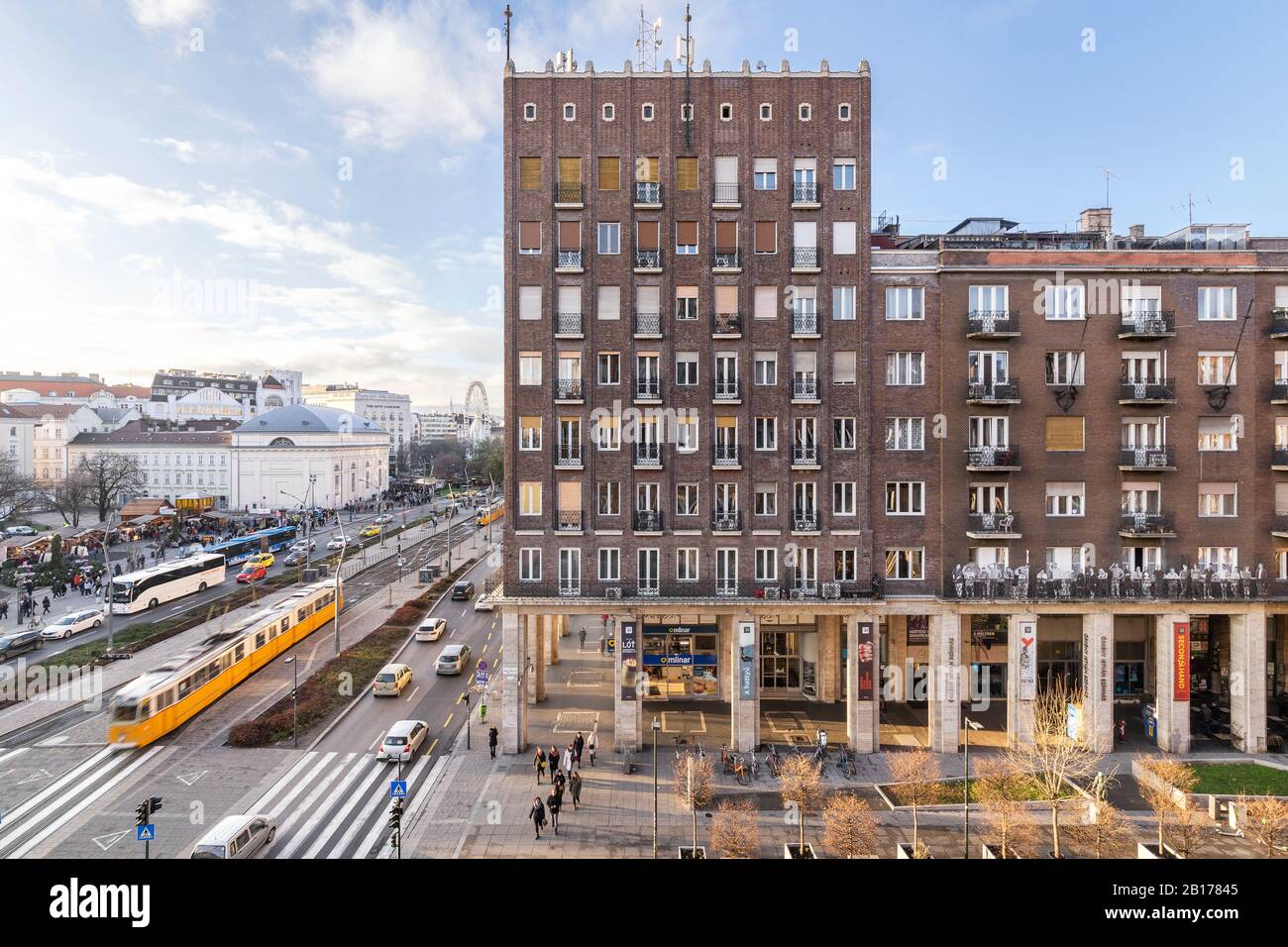 Street view of budapest hi-res stock photography and images - Alamy