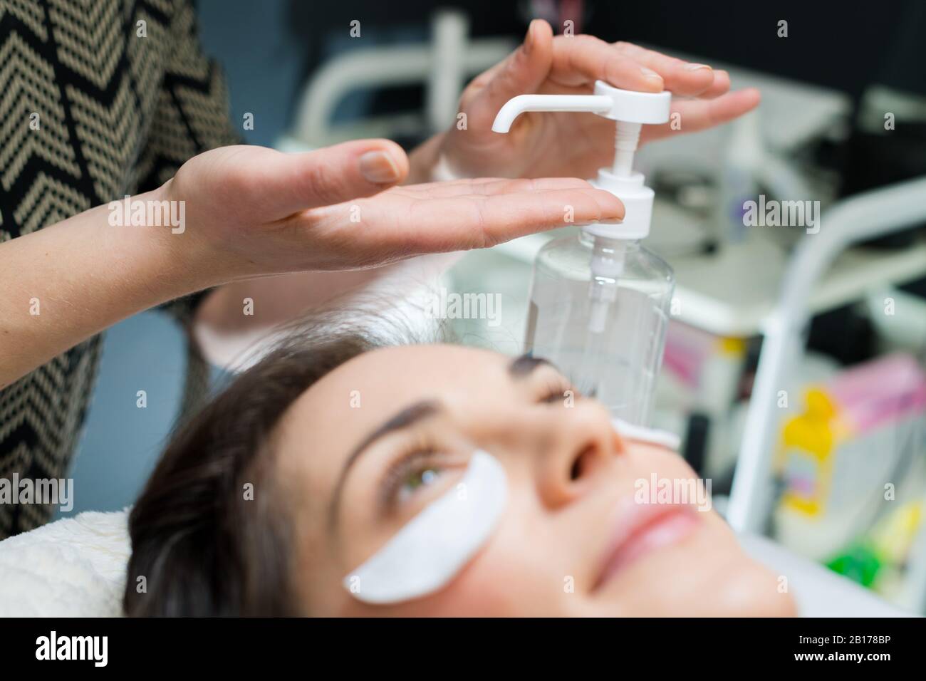process of massage and facials in beauty salon Stock Photo - Alamy