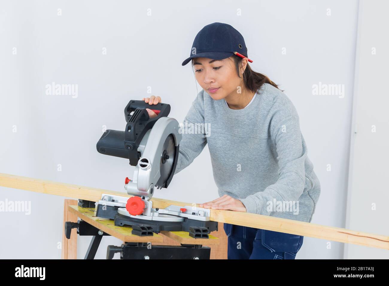 Beautiful female carpenter woodshop hi-res stock photography and images ...