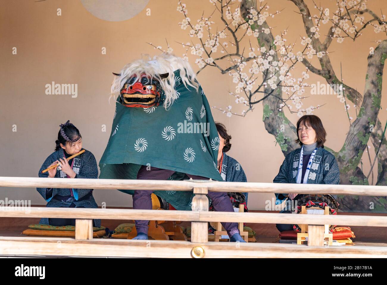 Performance of Shishimai, Kameido Tenjinsha Ume Festival, Koto-Ku ...