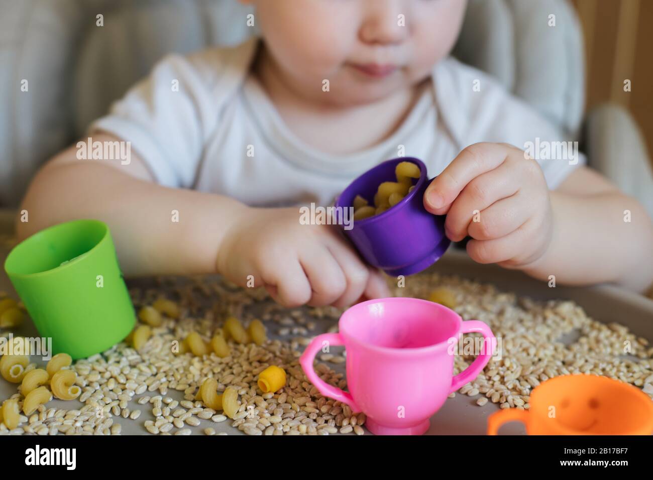 Montessori toddler sorting hi-res stock photography and images - Alamy