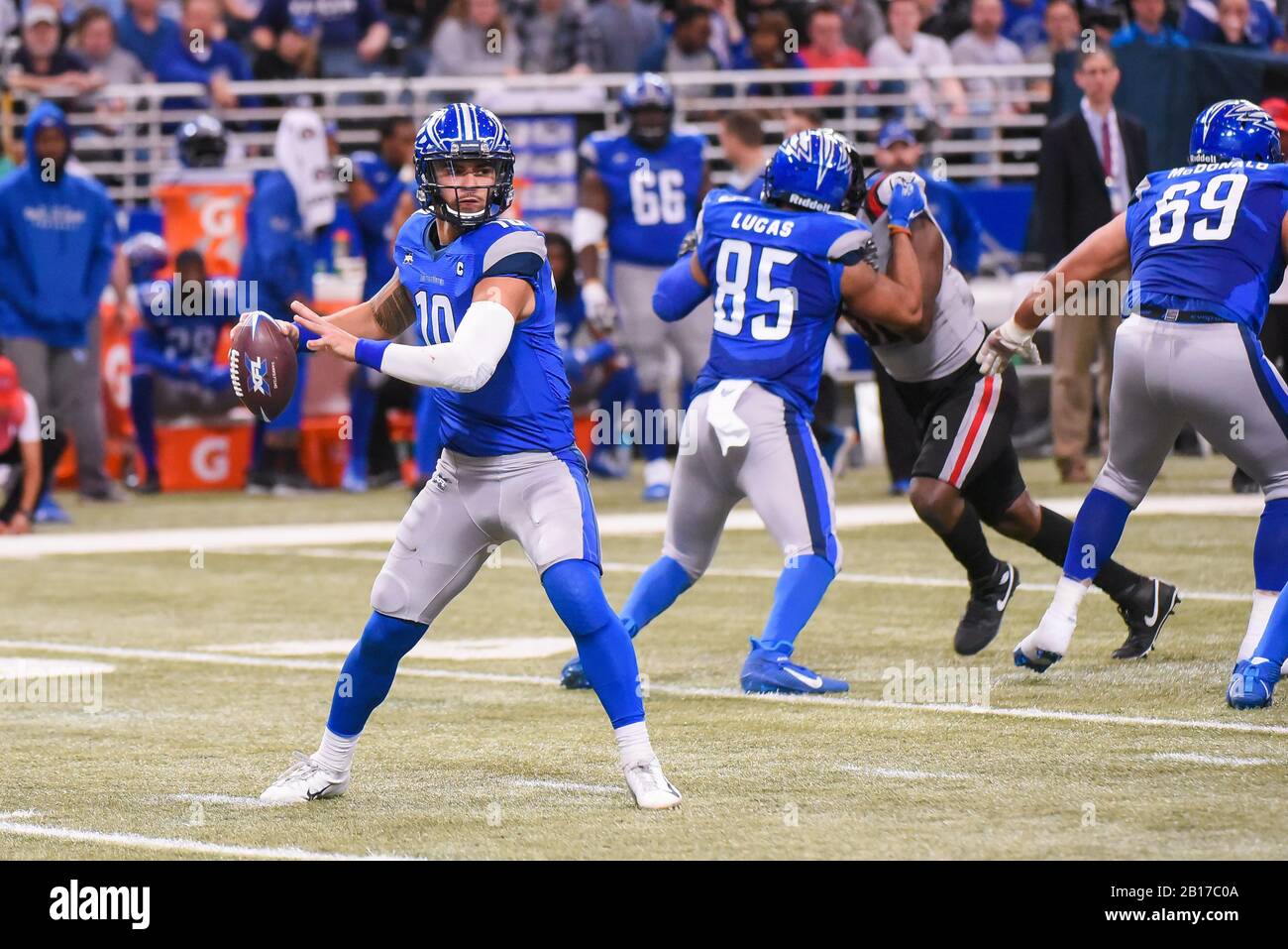 Lateral pass hi-res stock photography and images - Alamy