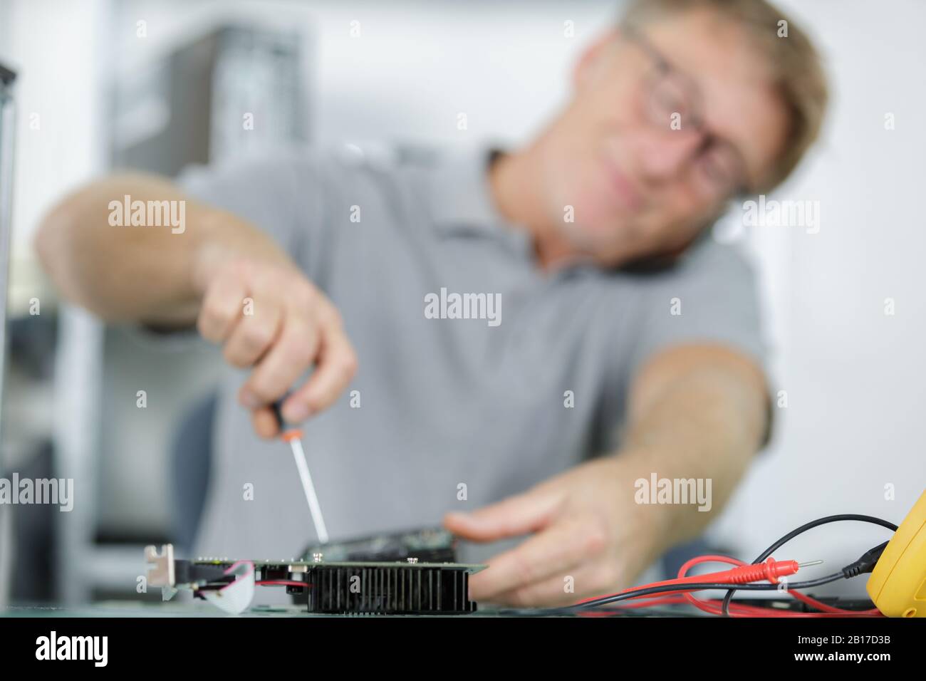 Repairing Something High Resolution Stock Photography and Images - Alamy