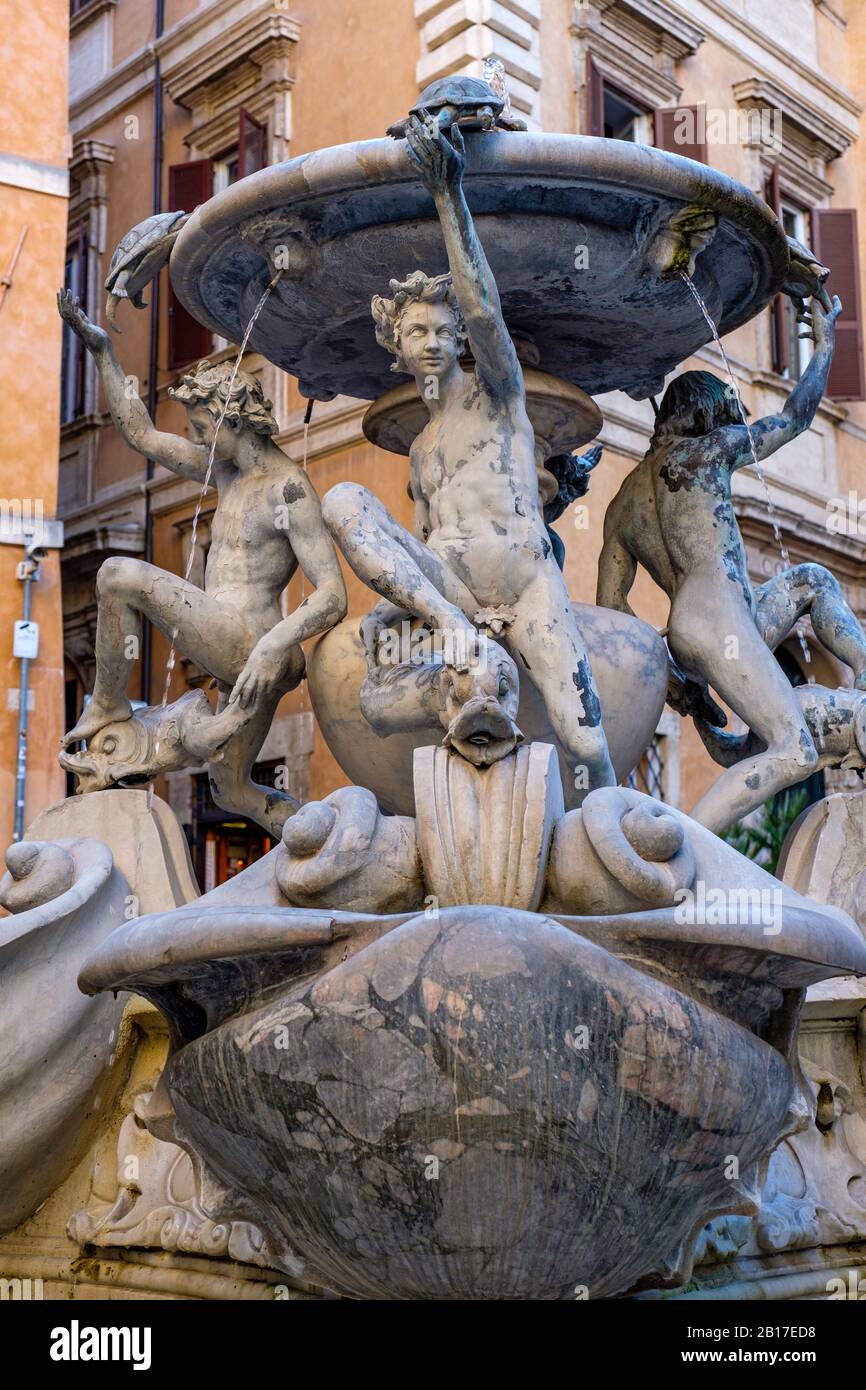 Turtle fountain hi-res stock photography and images - Alamy