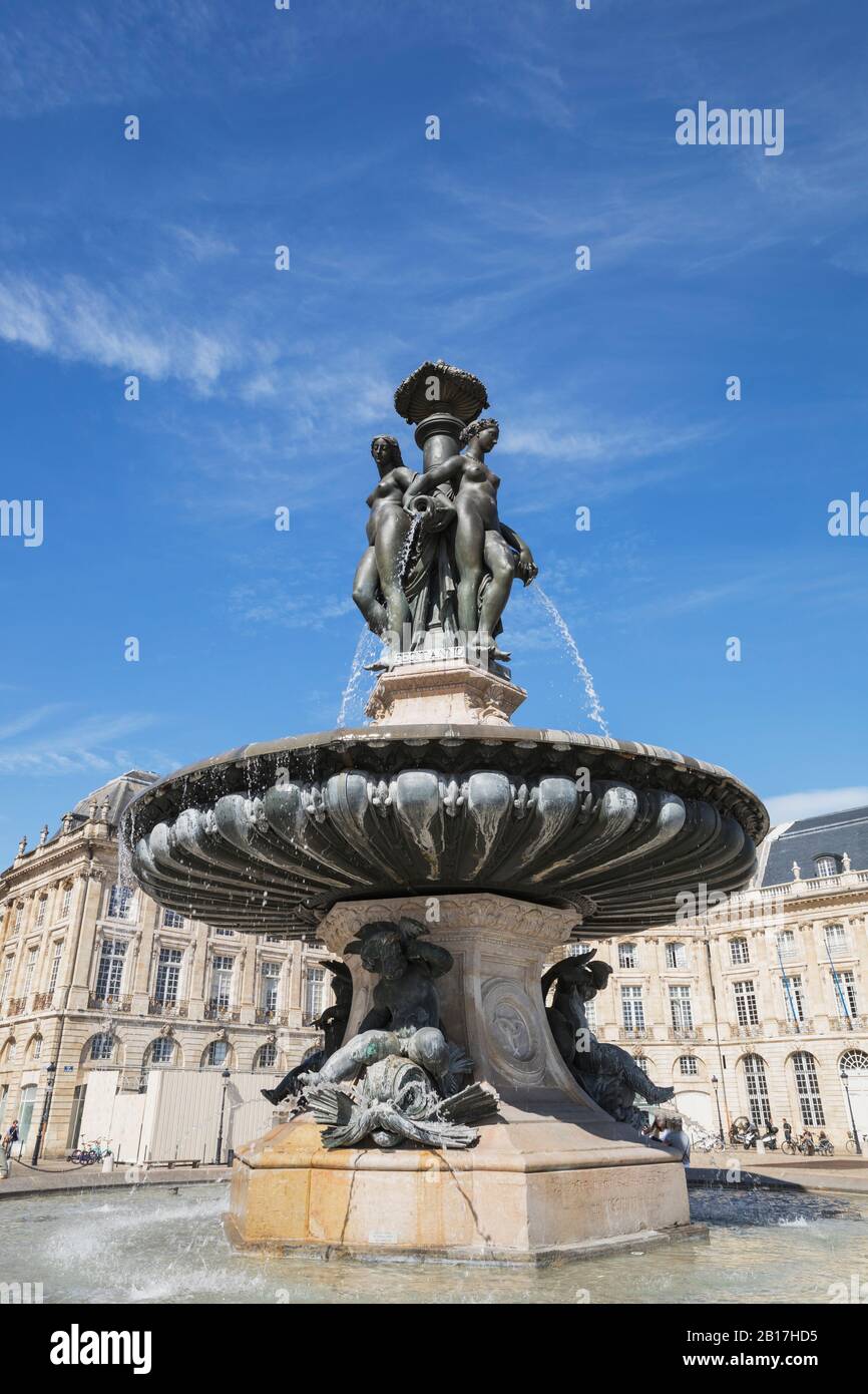Fountain three graces hi-res stock photography and images - Alamy
