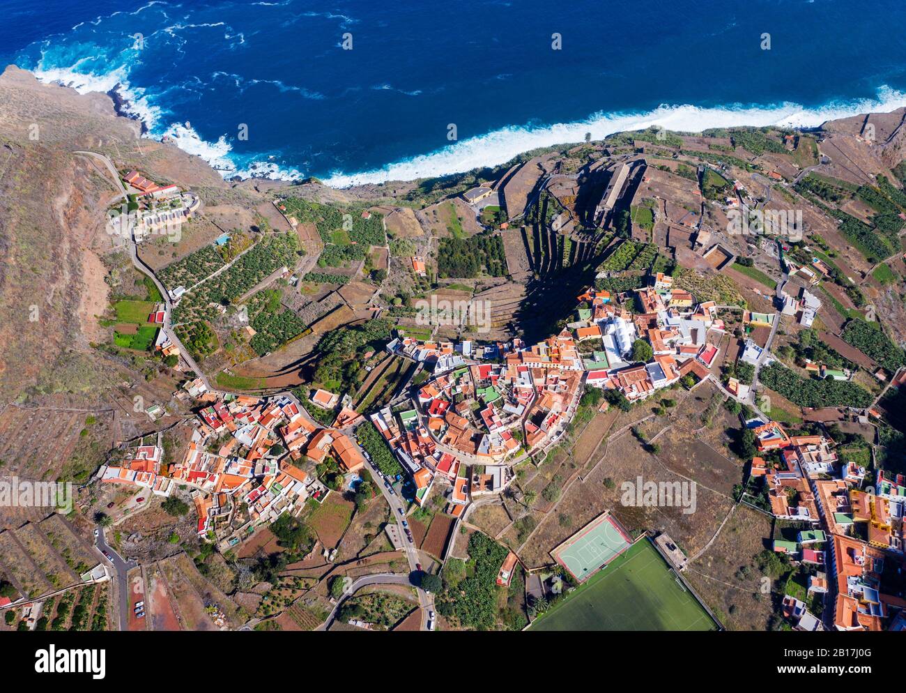 Birds eye view edge cliff hi-res stock photography and images - Alamy