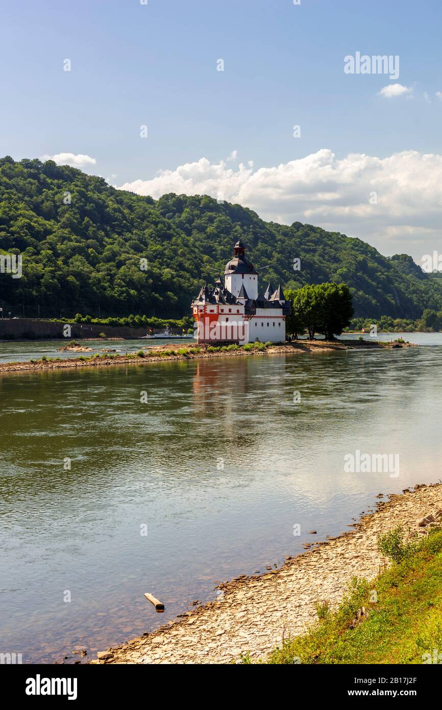 Germany, Rhineland-Palatinate, Kaub, Pfalzgrafenstein Castle by river ...