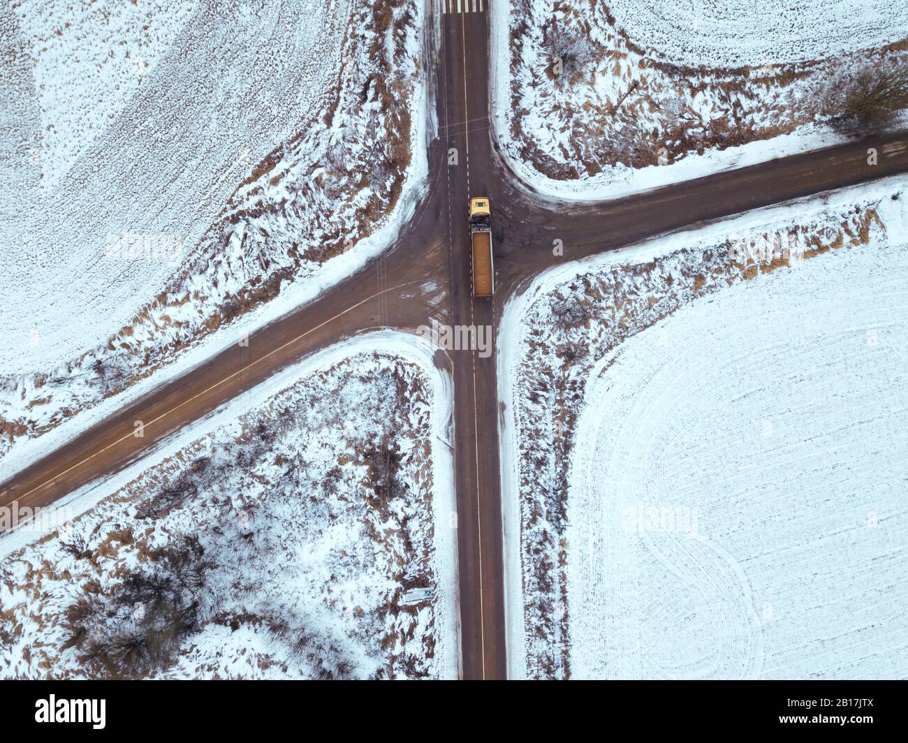 Lorry and fields hi-res stock photography and images - Alamy