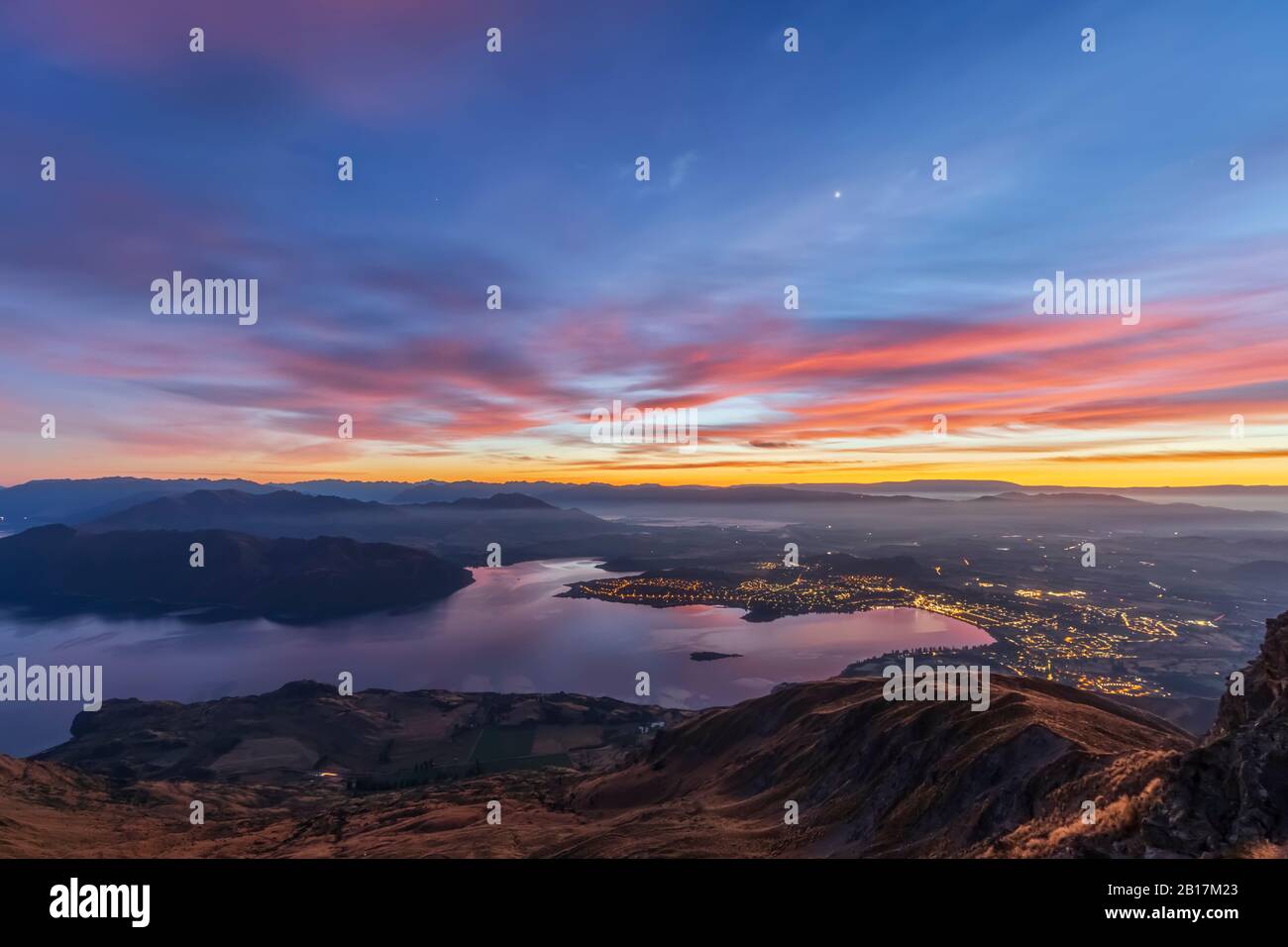 Wanaka town hi-res stock photography and images - Alamy