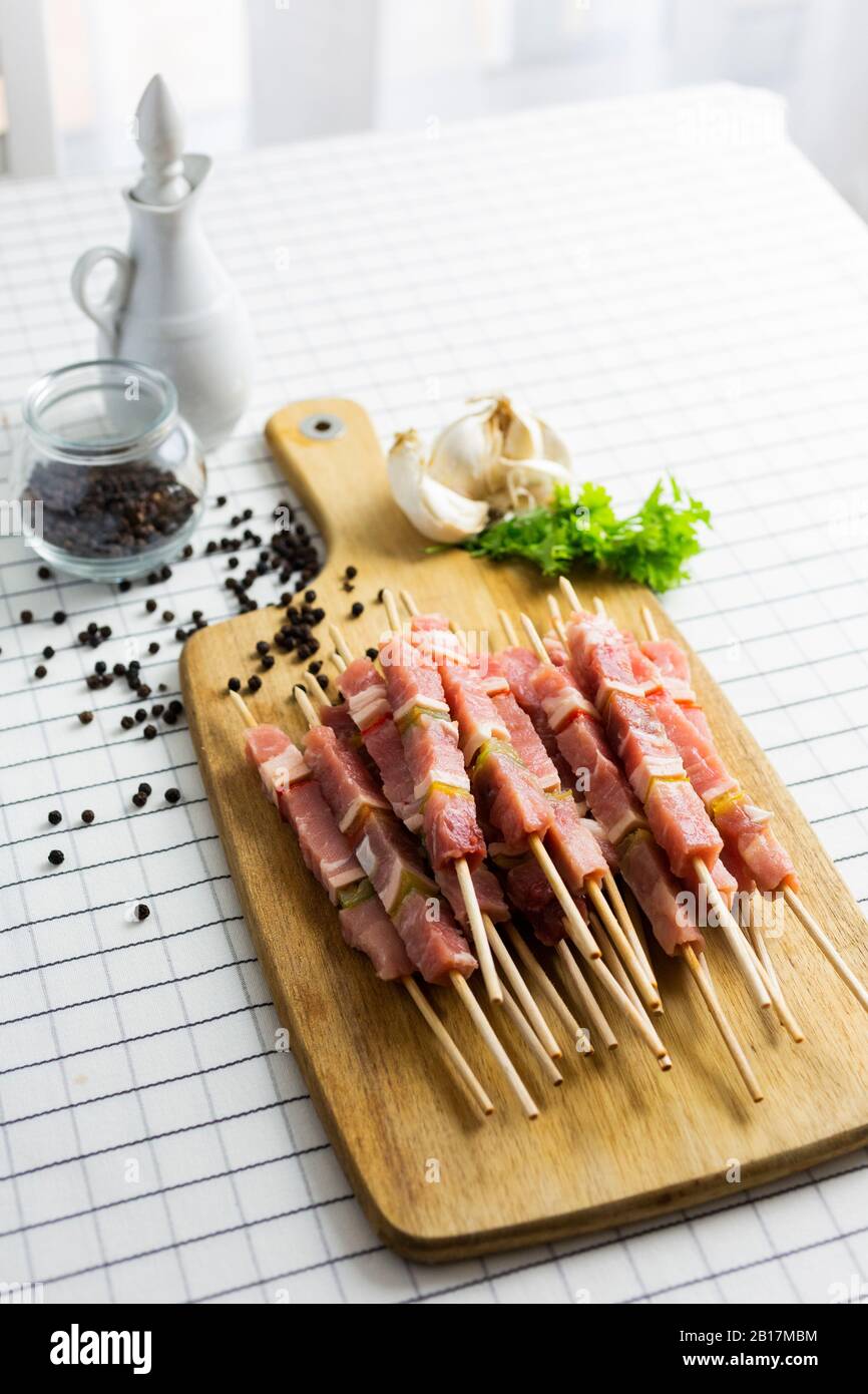 Meat skewers hi-res stock photography and images - Alamy