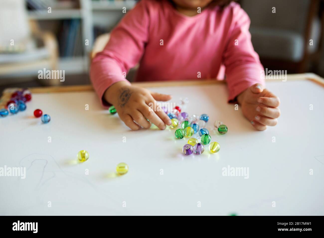 Children playing marble hi-res stock photography and images - Alamy