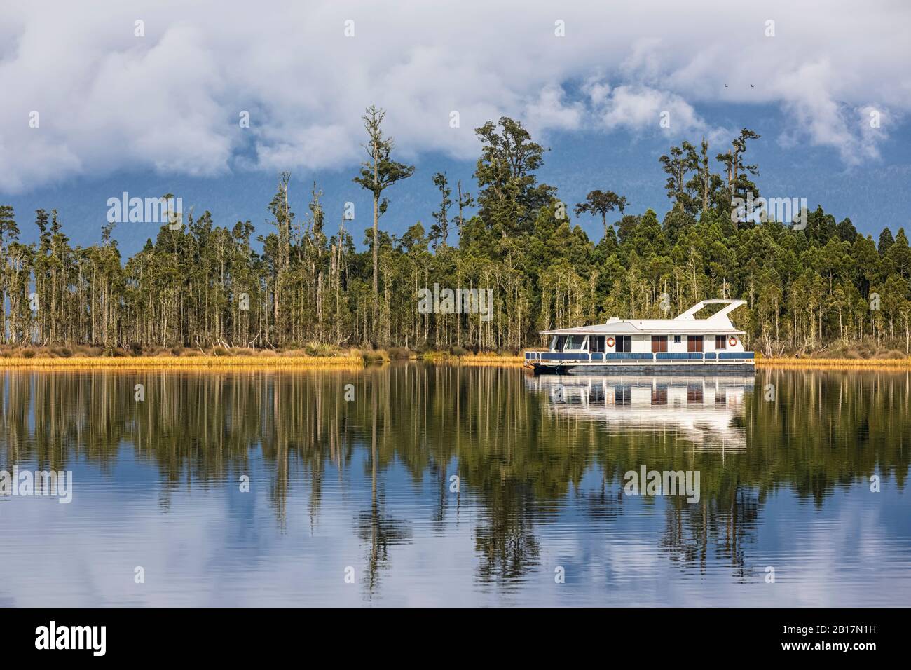 Recreational boat lake brunner hi-res stock photography and images - Alamy