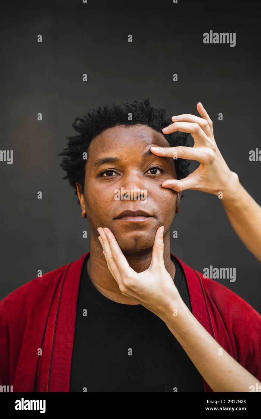 Man hand on womans shoulder hi-res stock photography and images - Alamy