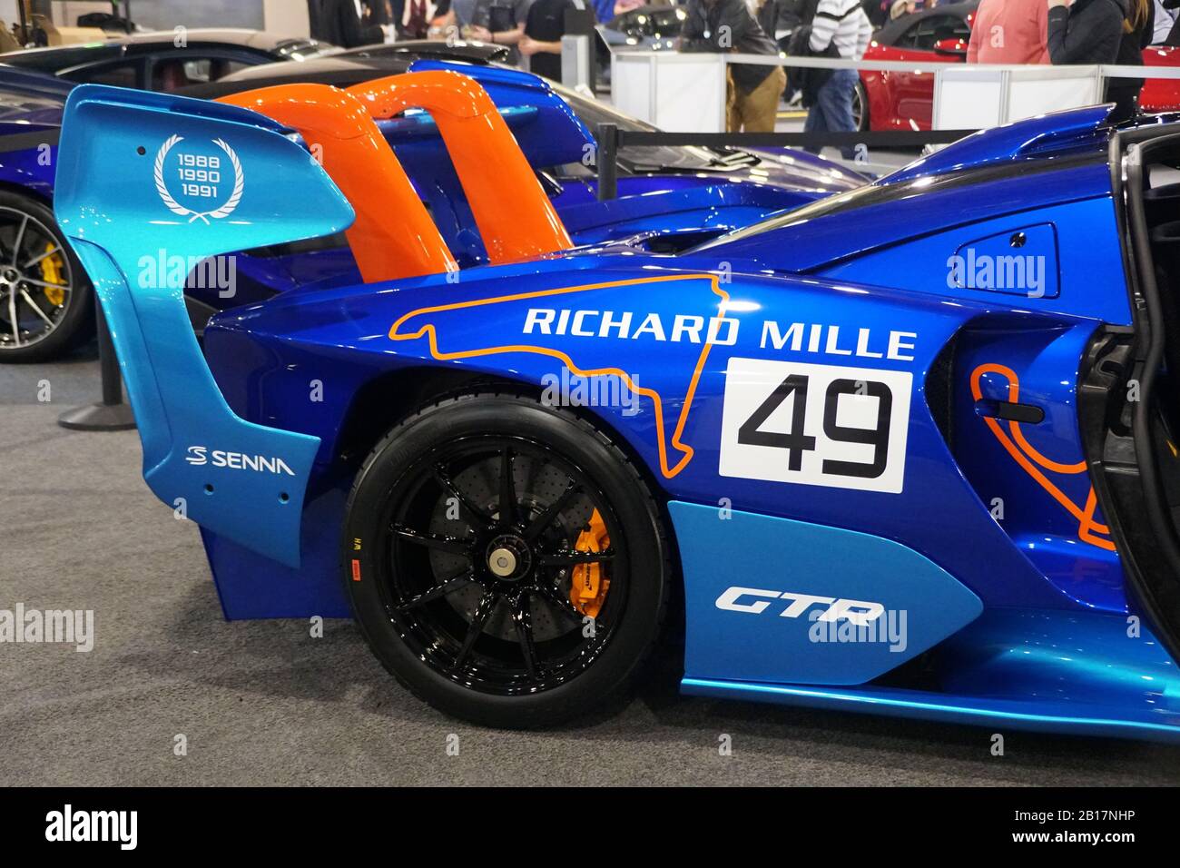 Blue mclaren hi-res stock photography and images - Alamy