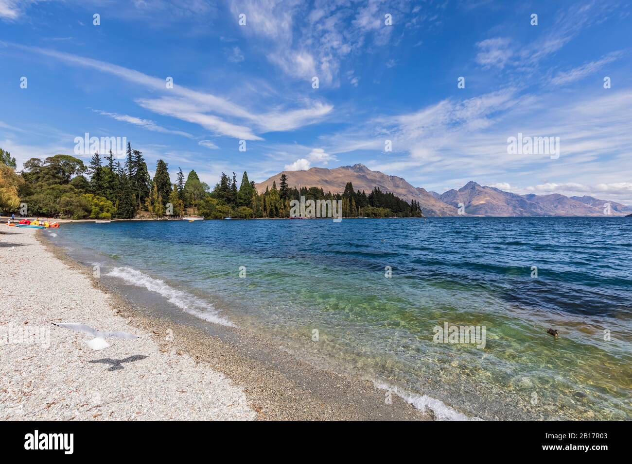 Queenstown lake beach hi-res stock photography and images - Alamy