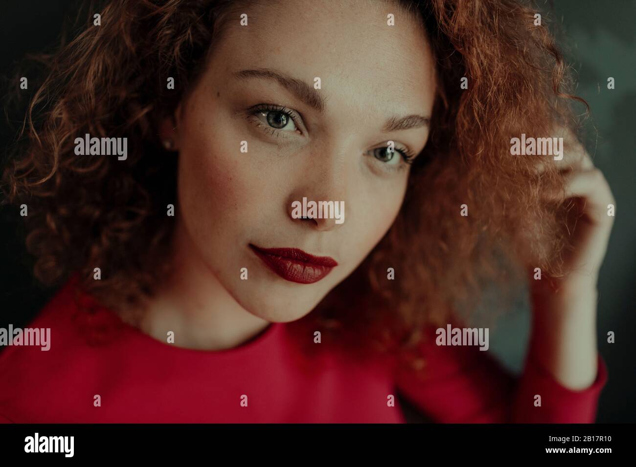 Woman hand hi-res stock photography and images - Alamy