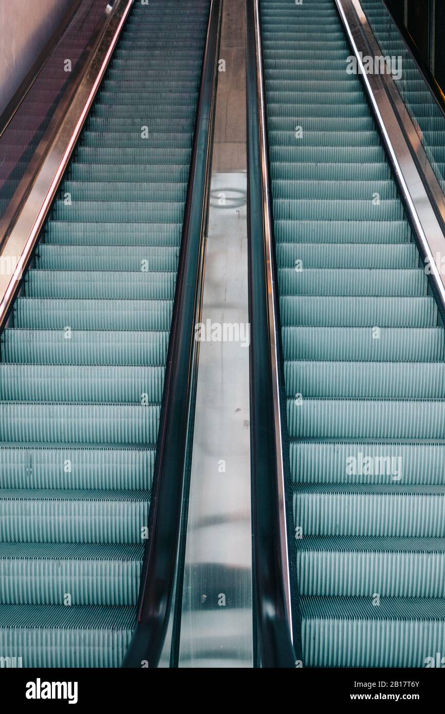 Moving stairs hi-res stock photography and images - Alamy