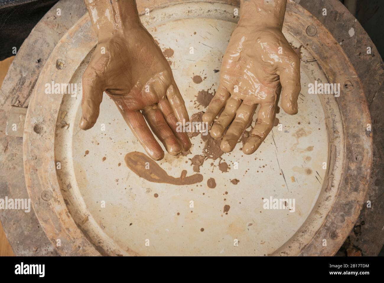 Muddy hands hi-res stock photography and images - Alamy