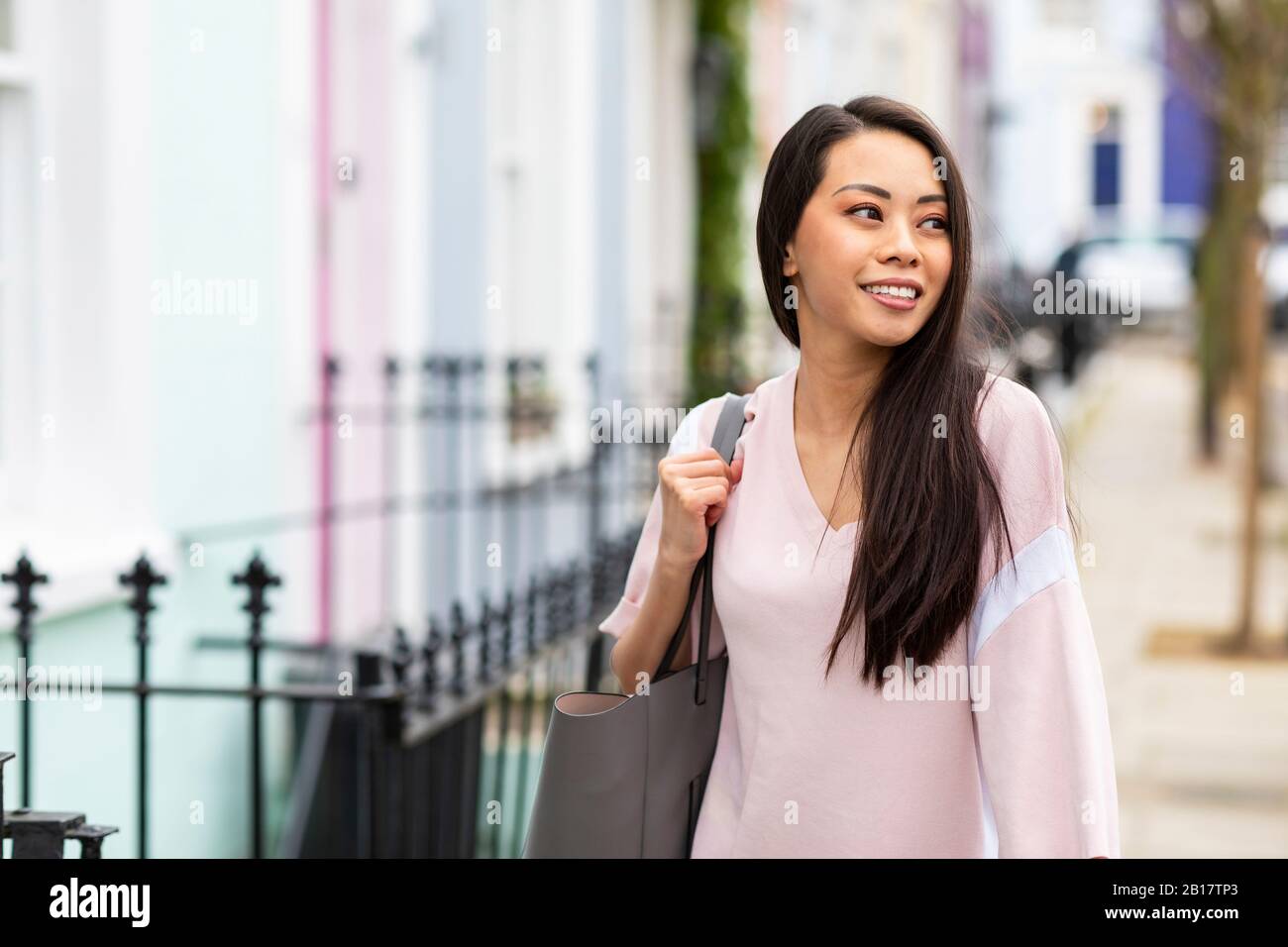 Smiling black woman uk hi-res stock photography and images - Alamy