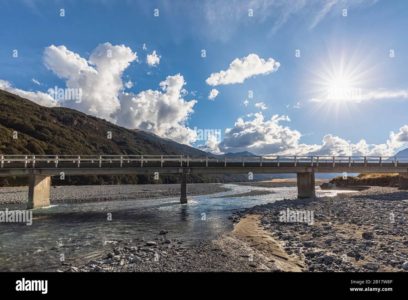 Sun over bridge hi-res stock photography and images - Alamy