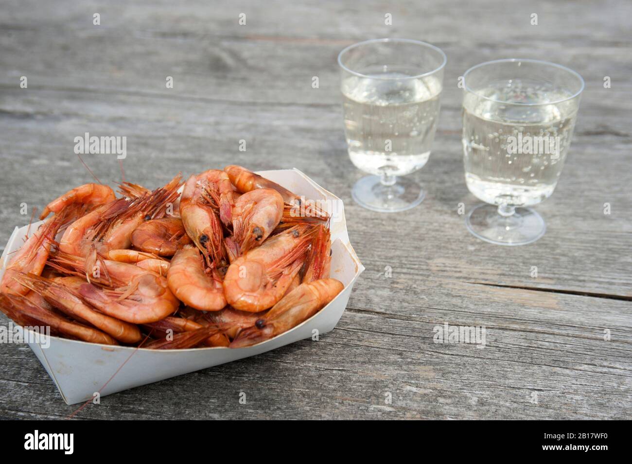 Cardboard cups hi-res stock photography and images - Alamy