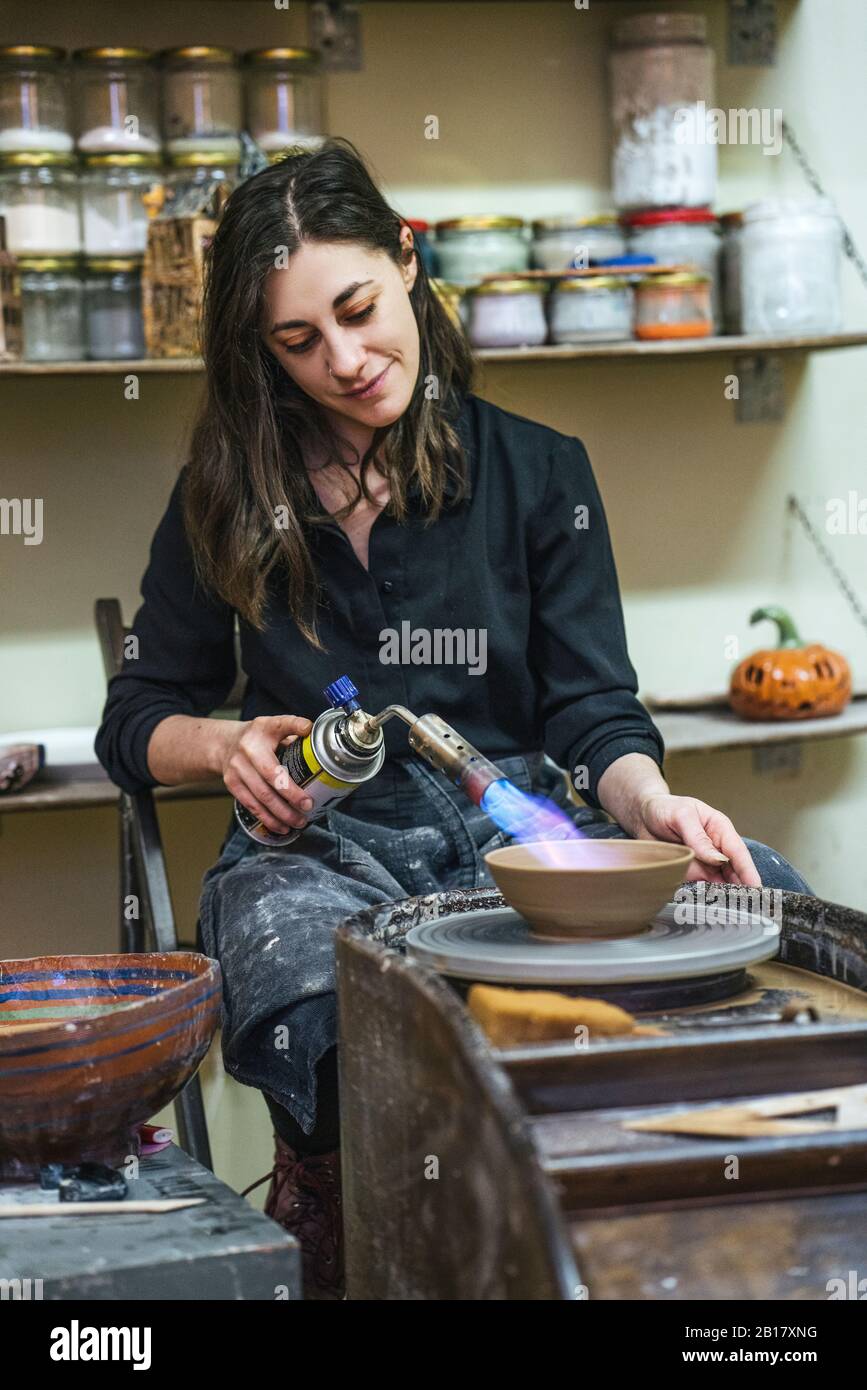 Occupation potter hi-res stock photography and images - Alamy