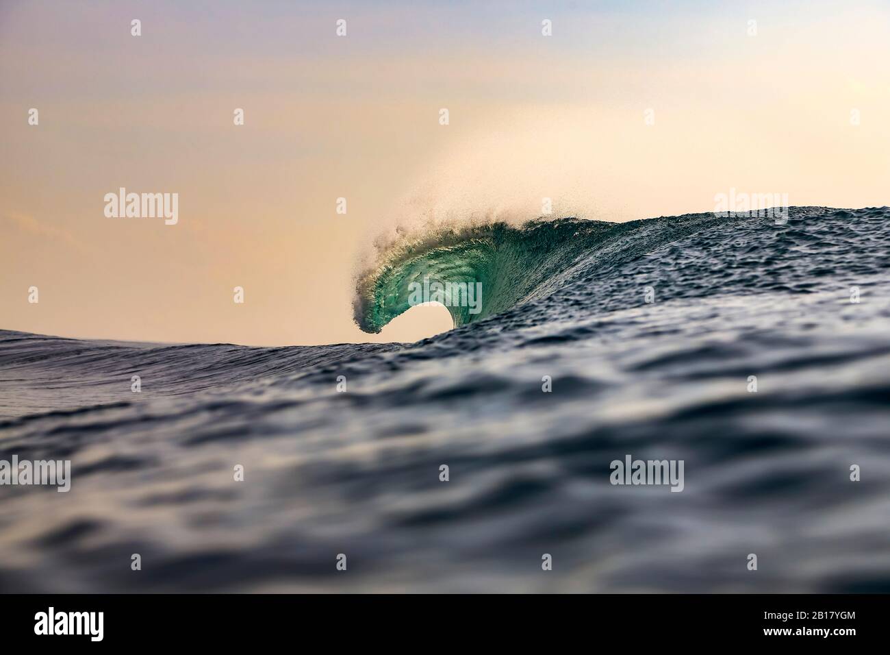 Ocean wave hi-res stock photography and images - Alamy