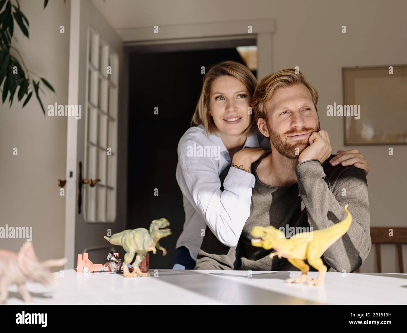 Smiling dinosaurs hi-res stock photography and images - Alamy