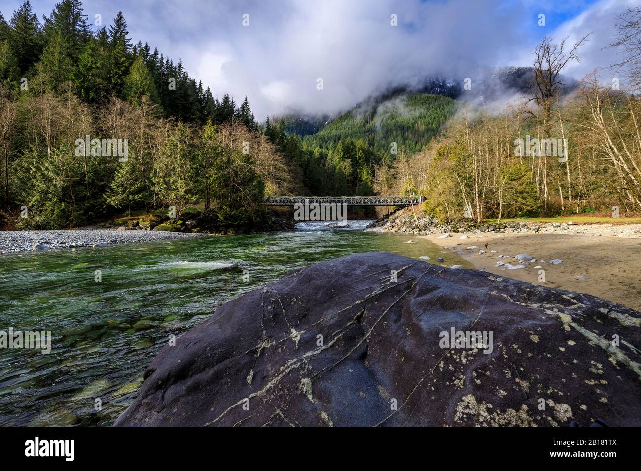 Golden ears park hi-res stock photography and images - Alamy